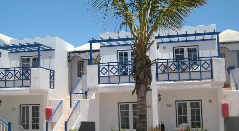 Atlantis Las Lomas – 2★ Hotel