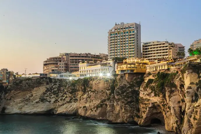 Raouche Arjaan by Rotana – 4★ Hotel