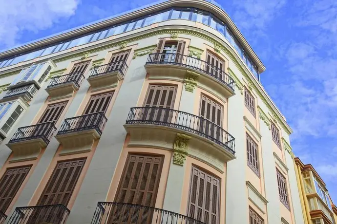 Alcazaba Premium Hostel – 2★ Hotel