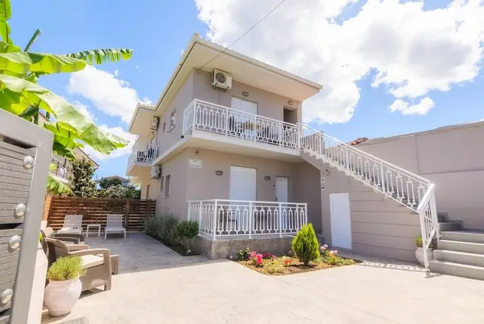 Nikos & Maria Studios – 3★ Hotel