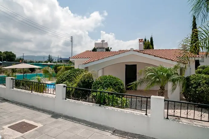 Villa Salieri Coral Bay villa with private pool – 3★ Hotel